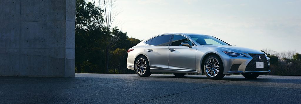 The Perfect Blend of Efficiency, Luxury | Lexus