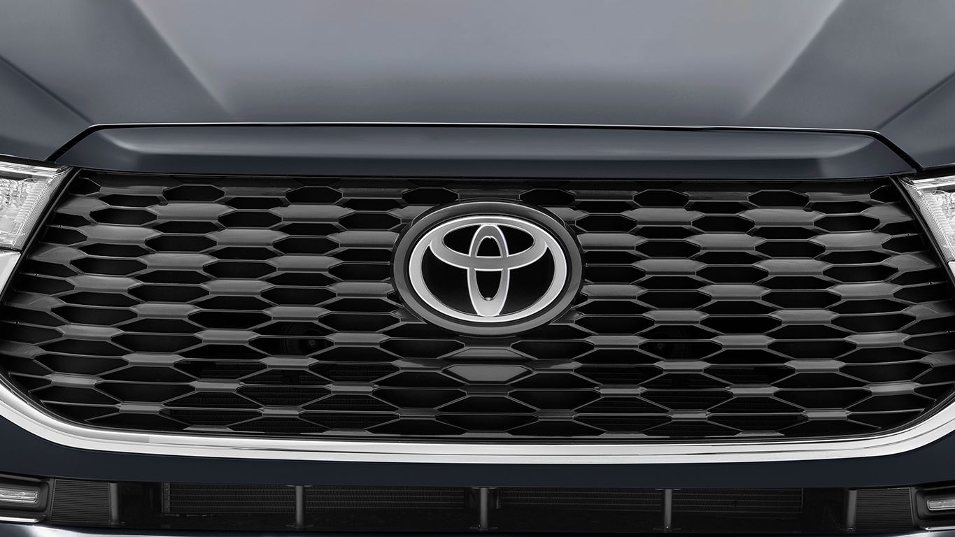 Buy the New Toyota Innova Hybrid 2025 - Prices & Specs | Toyota UAE