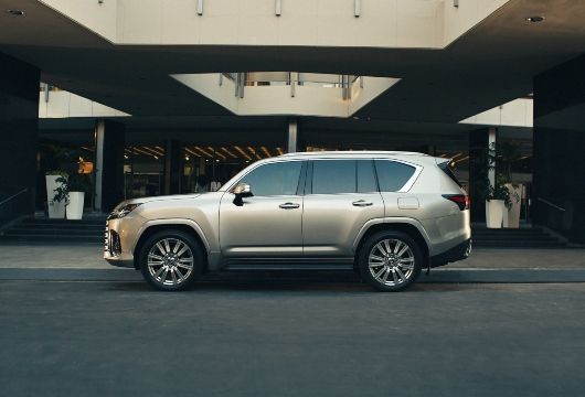 Discover Lexus 7 Seater Luxury SUV Family Cars | Lexus UAE