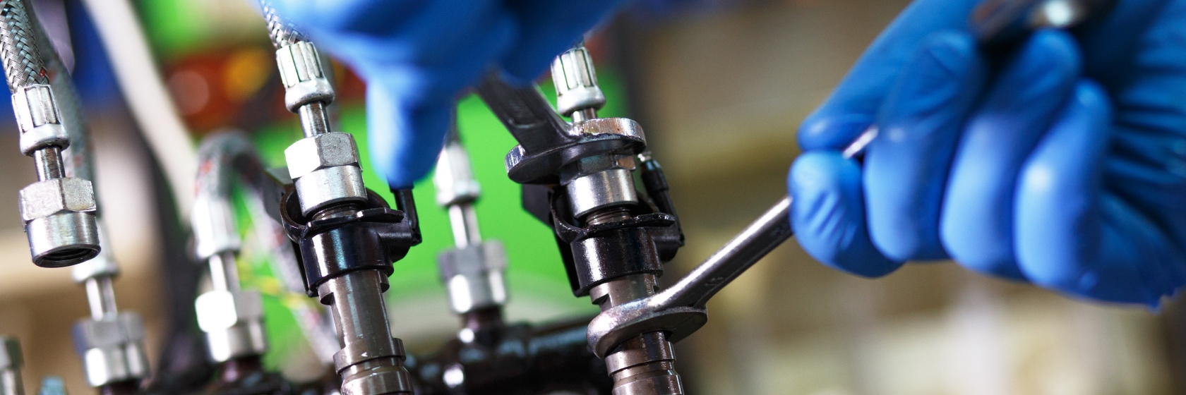 What is a Fuel Injector Cleaner & When to Use It? | Lexus UAE