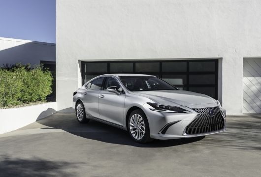 Best Fuel Efficient Lexus Cars in the UAE | Lexus UAE
