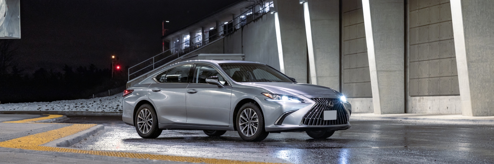 Best Used Midsize Sedans to Buy in the UAE | Lexus