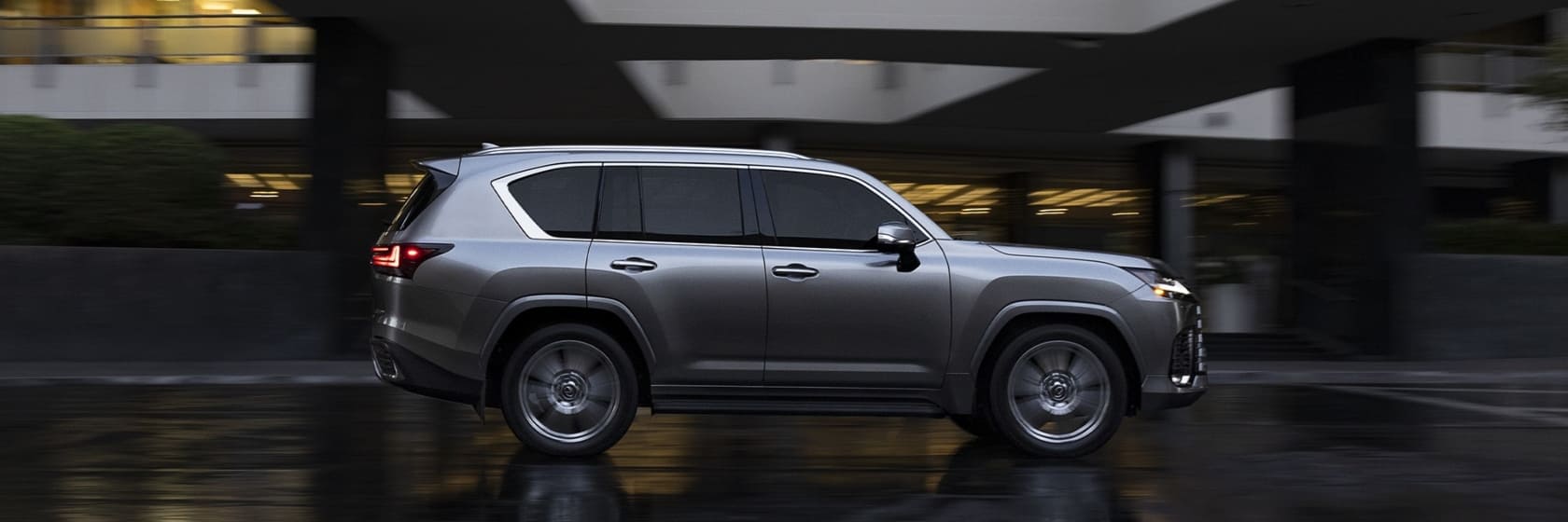 Your Ultimate Guide to SUV Sizes, Seats, and Styles | Lexus UAE